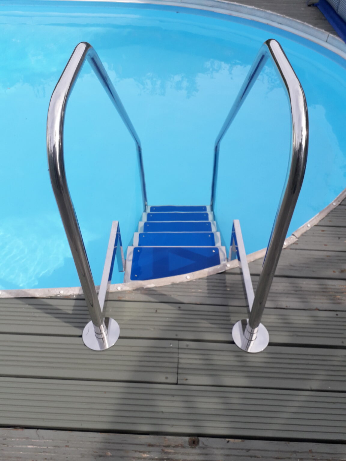 Pool Access Steps - APG Leisure